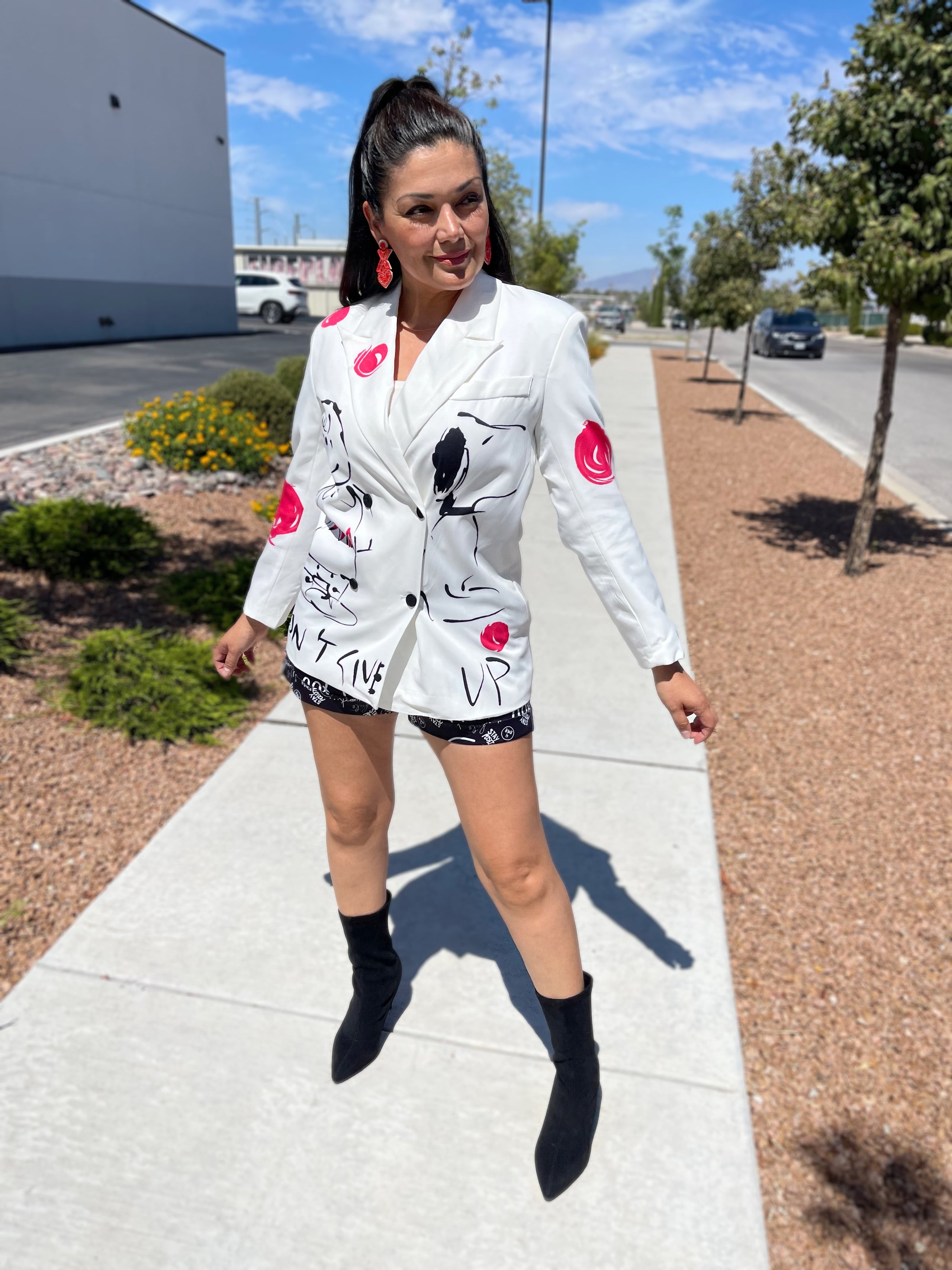 WHITE SNOOPY BLAZER | Byörk Boutique